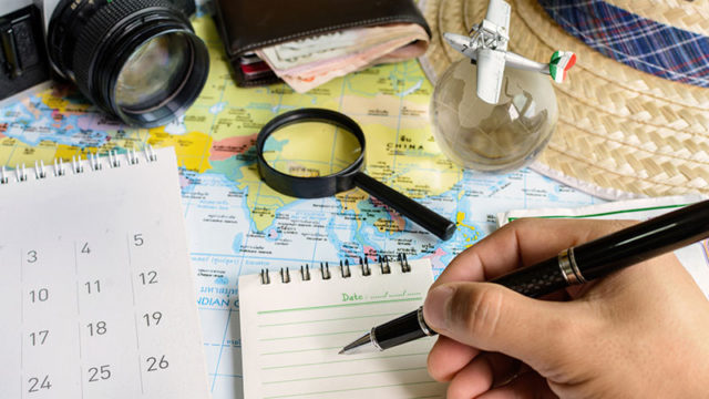How to Keep Your Documents Organized While Traveling